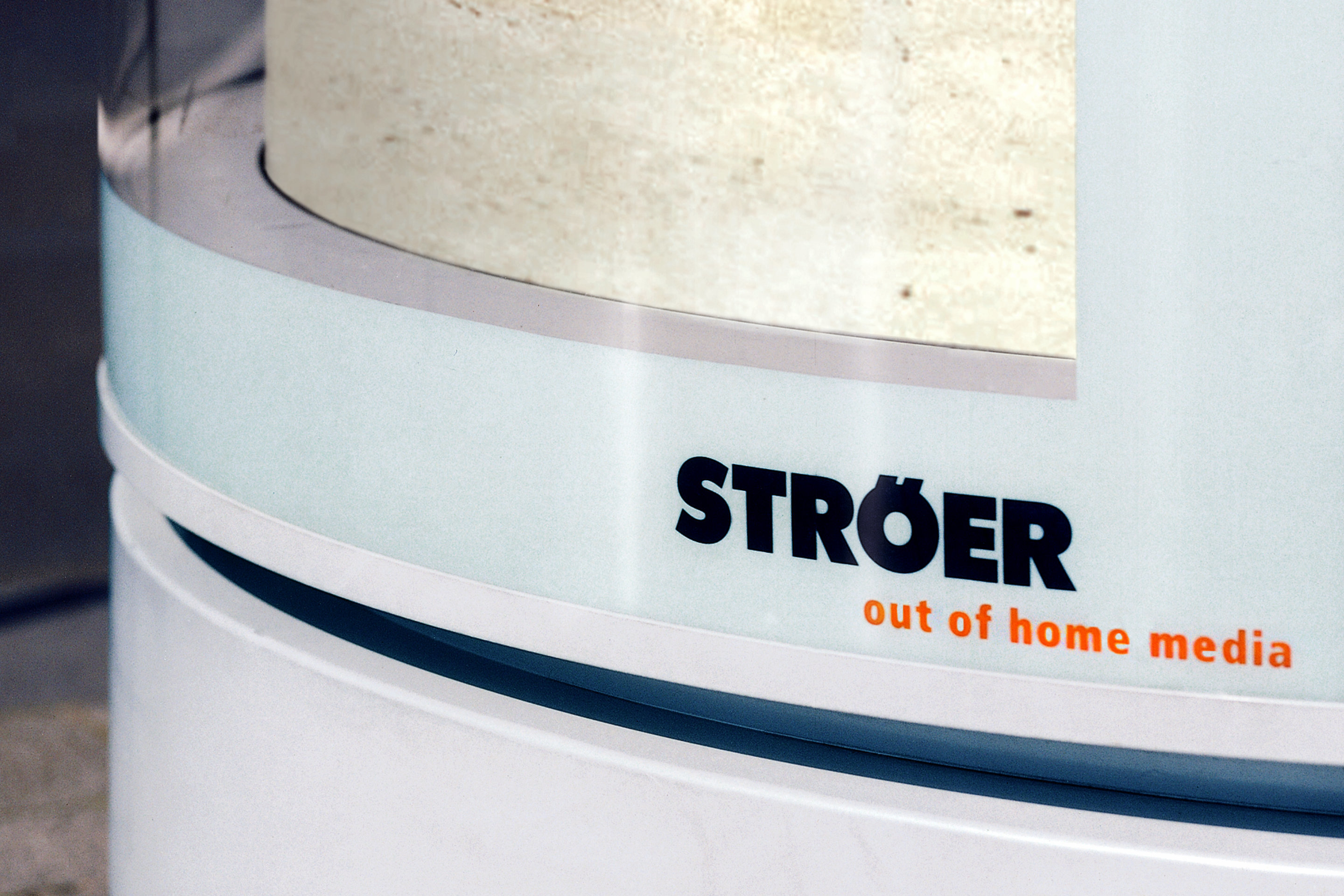 Ströer Out of Home Media AG Corporate Design: Corporate. Diesseits